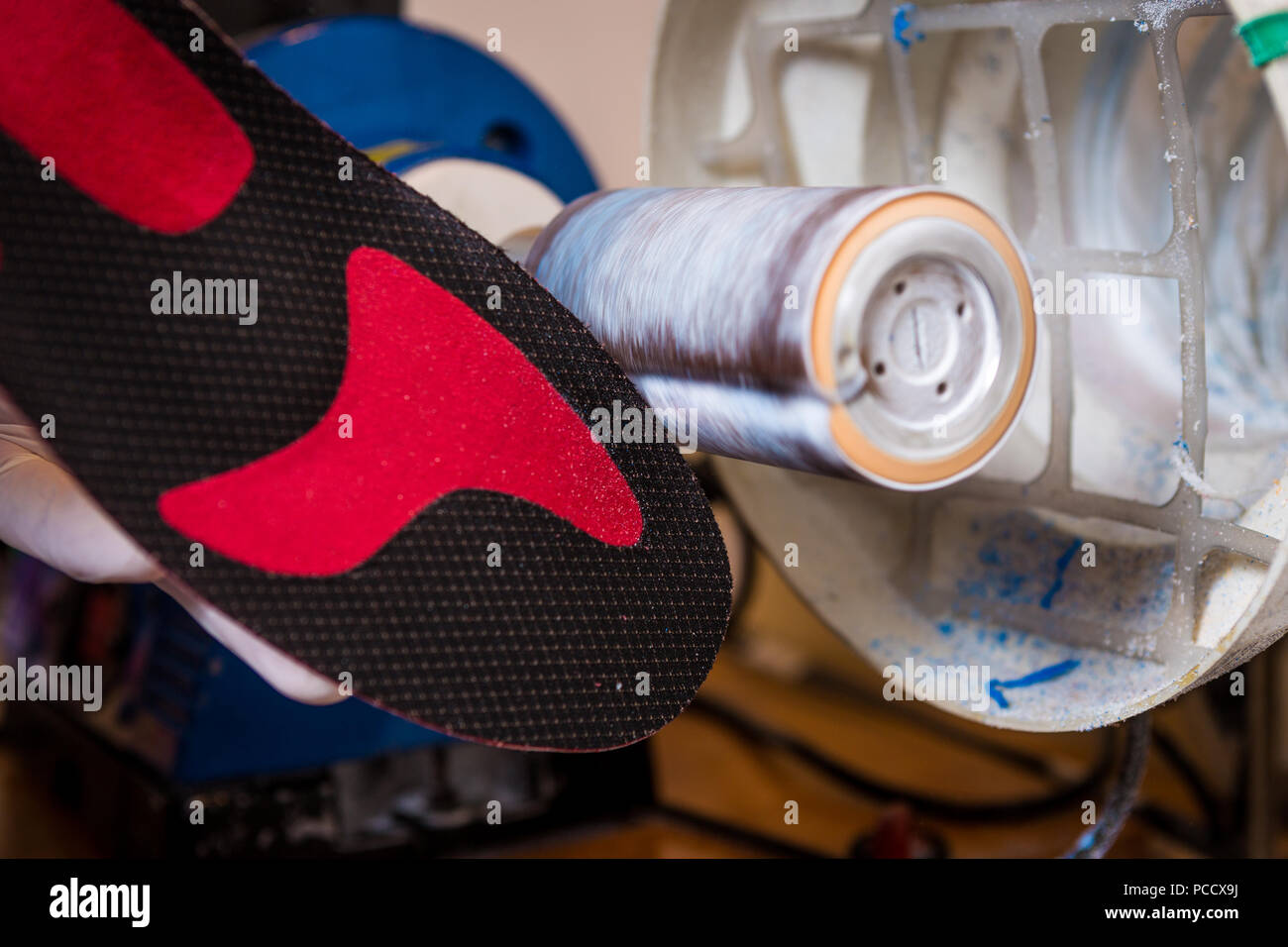 Le processus de fabrication des semelles orthopédiques pour les ...