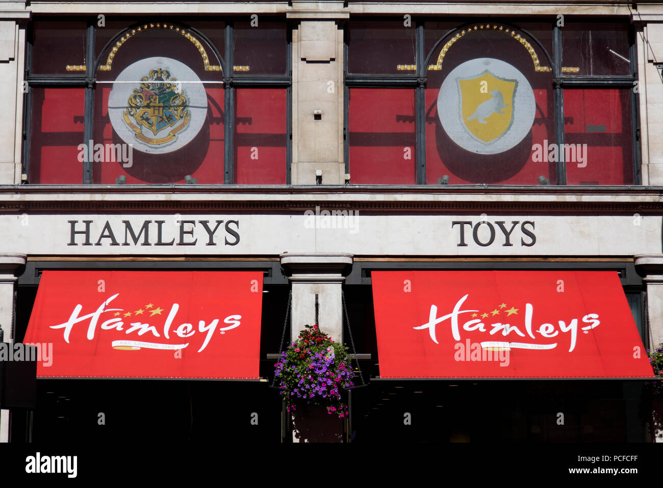 Logo de hamley Banque de photographies et d’images à haute résolution ...