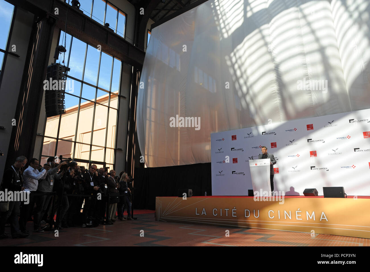Le 21 septembre 2012 - Saint-Denis, France : le cinéaste français Luc ...