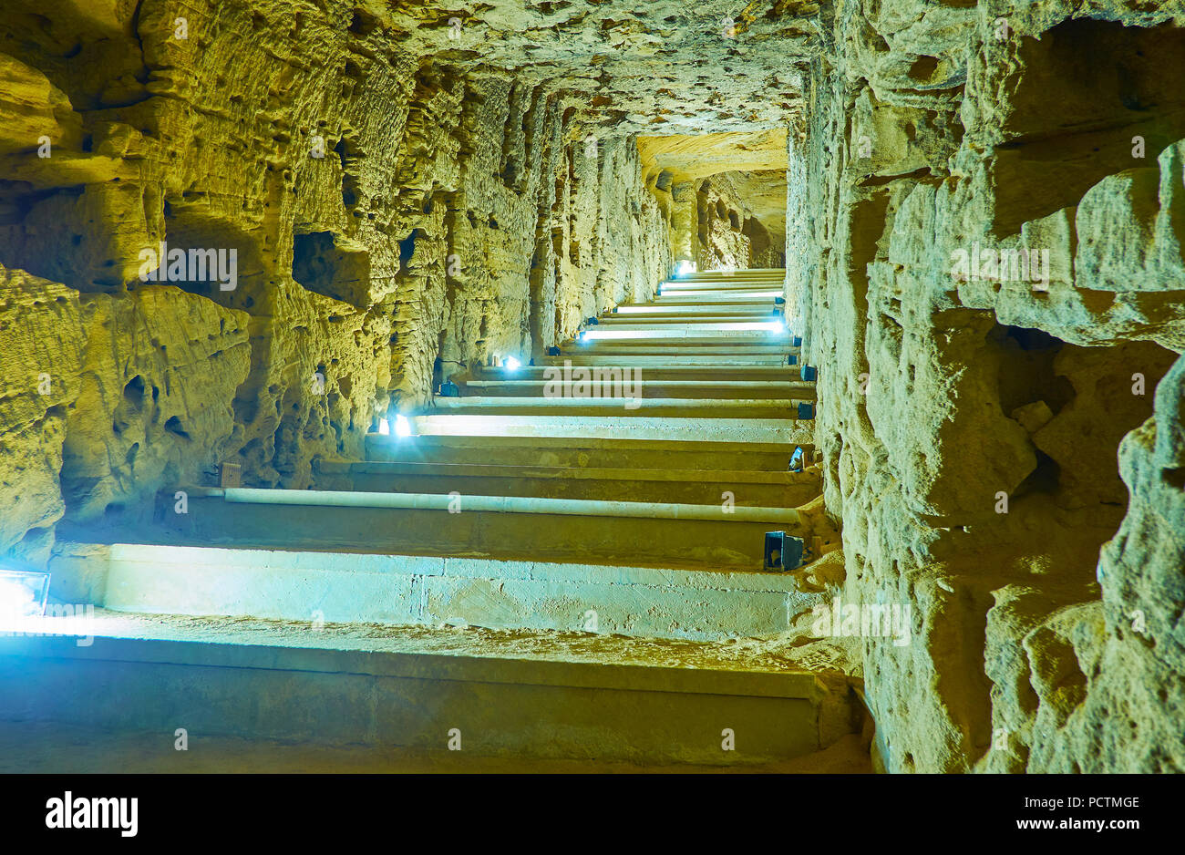 Roman catacombs alexandria egypt Banque de photographies et d’images à ...