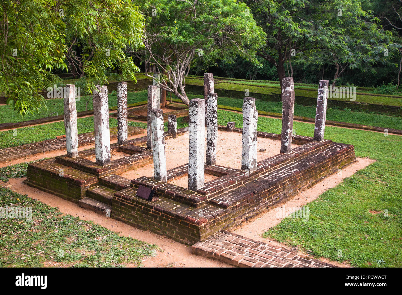 Polonnaruwa Lankathilaka House est un bouddha monolithique maison ...