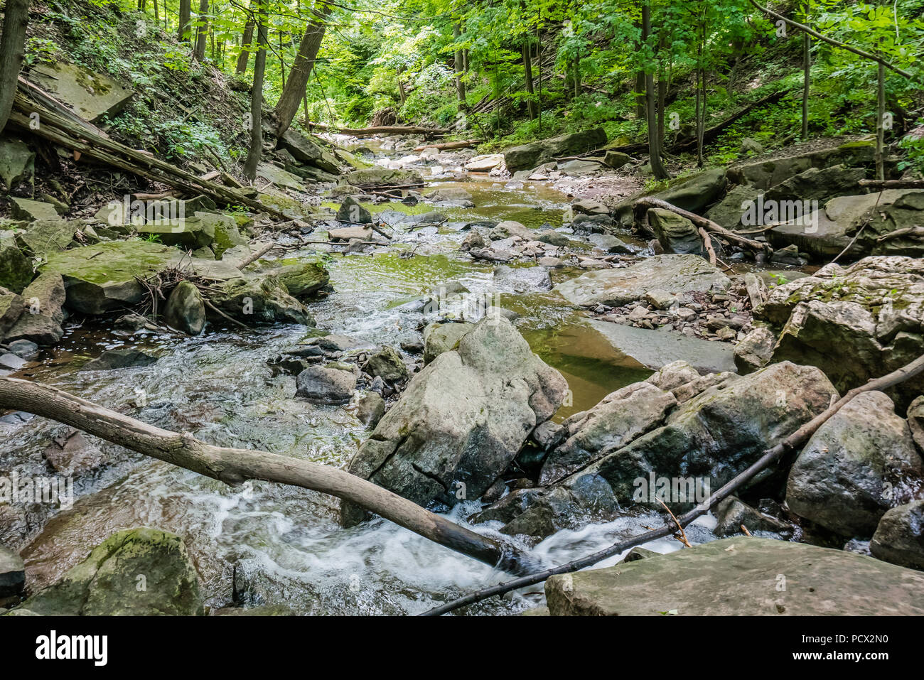 Riviere aux rochers Banque de photographies et d’images à haute ...