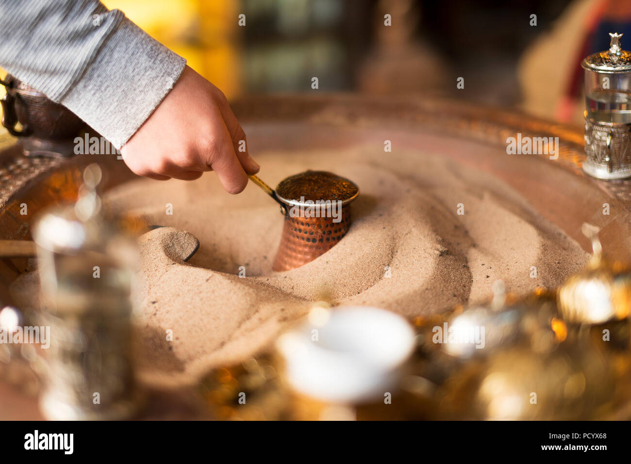 Boisson arabe Banque de photographies et d’images à haute résolution ...