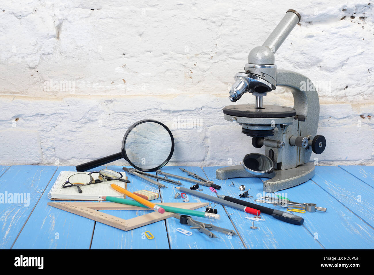 Crayon de bois microscope Banque de photographies et d’images à haute ...