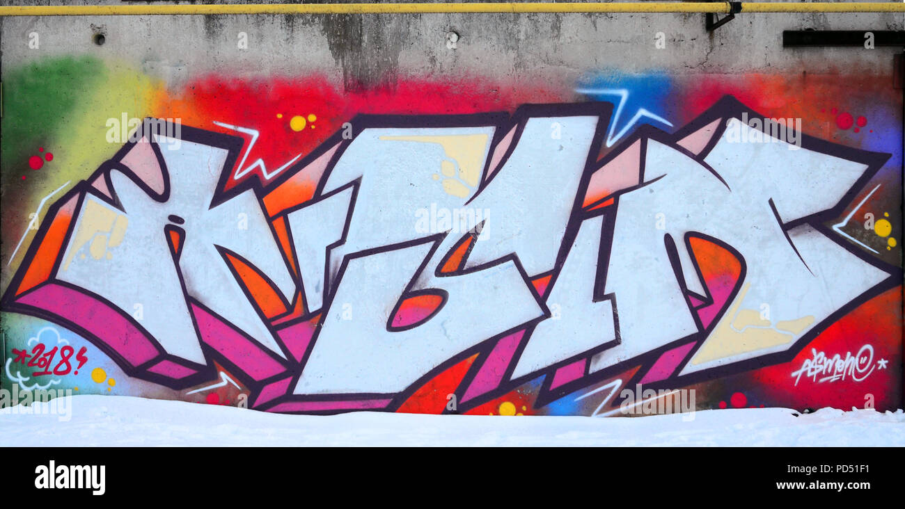 Le vieux mur, peint en couleur rouge dessin graffiti peintures en ...