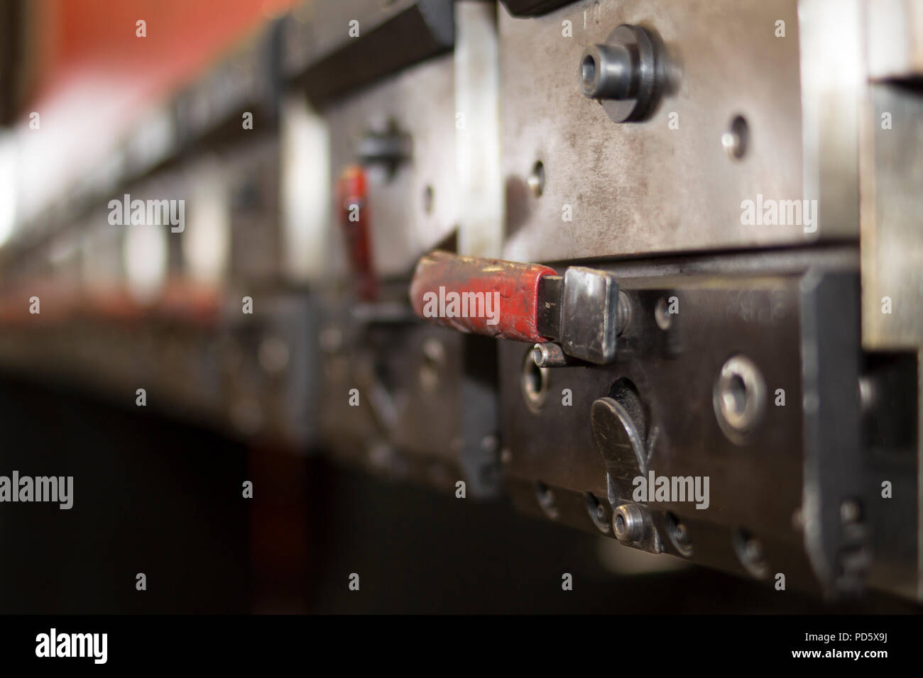 Pliage acier Banque de photographies et d’images à haute résolution - Alamy