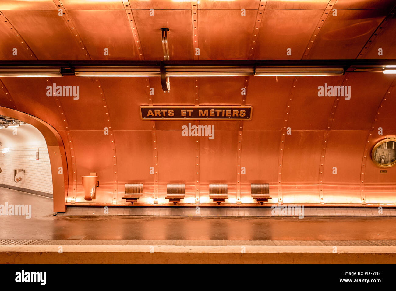 Station de metro arts et metiers Banque de photographies et d’images à ...