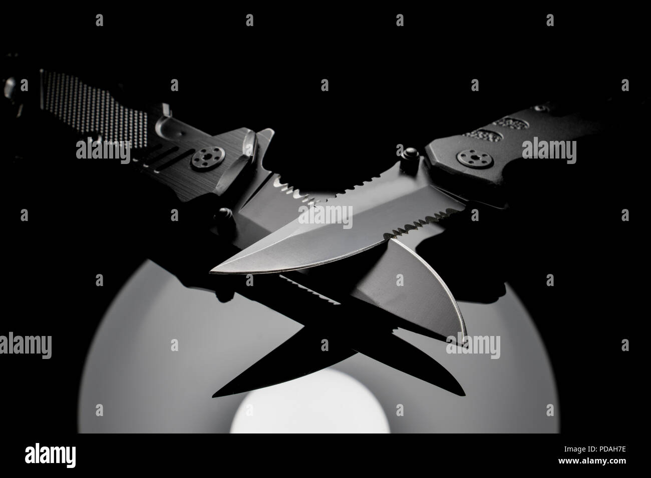 Couteau de combat utilisé dans l'armée. L'utilisation des couteaux de ...