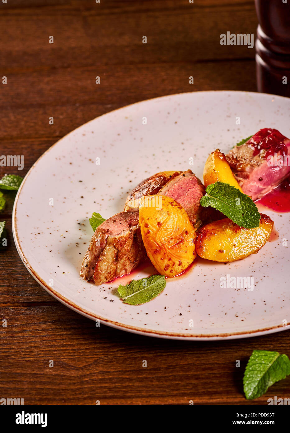 Viande juteuse Banque de photographies et d’images à haute résolution ...