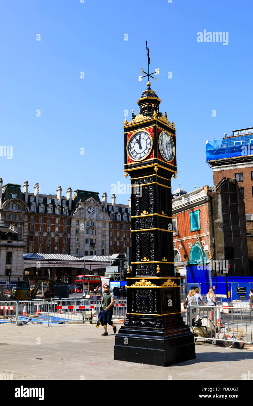 "Petit Ben", tour de l'horloge miniature en fonte du nom de "Big Ben ...