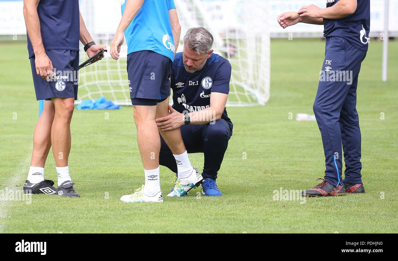 2019 entrainement avec formation entrainante fc schalke 04 Banque de photographies et d’images à ...