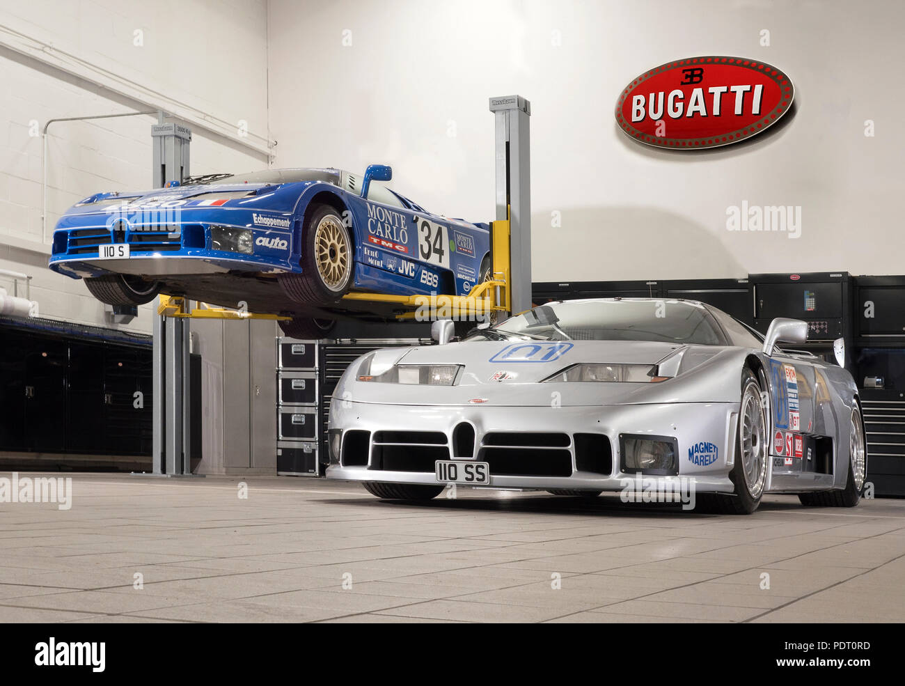 1994 Bugatti EB110 LM Le Mans voiture de course et la droite. 1995 ...