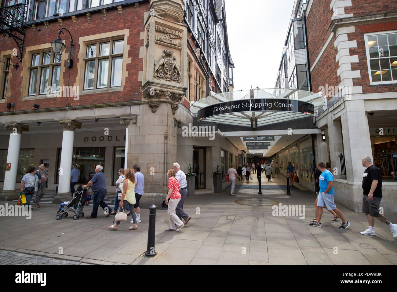 Le centre commercial chester Banque de photographies et d’images à ...