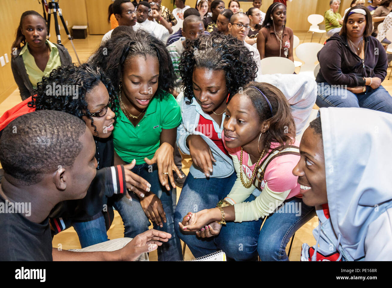 Poetry slam Banque de photographies et d’images à haute résolution - Alamy