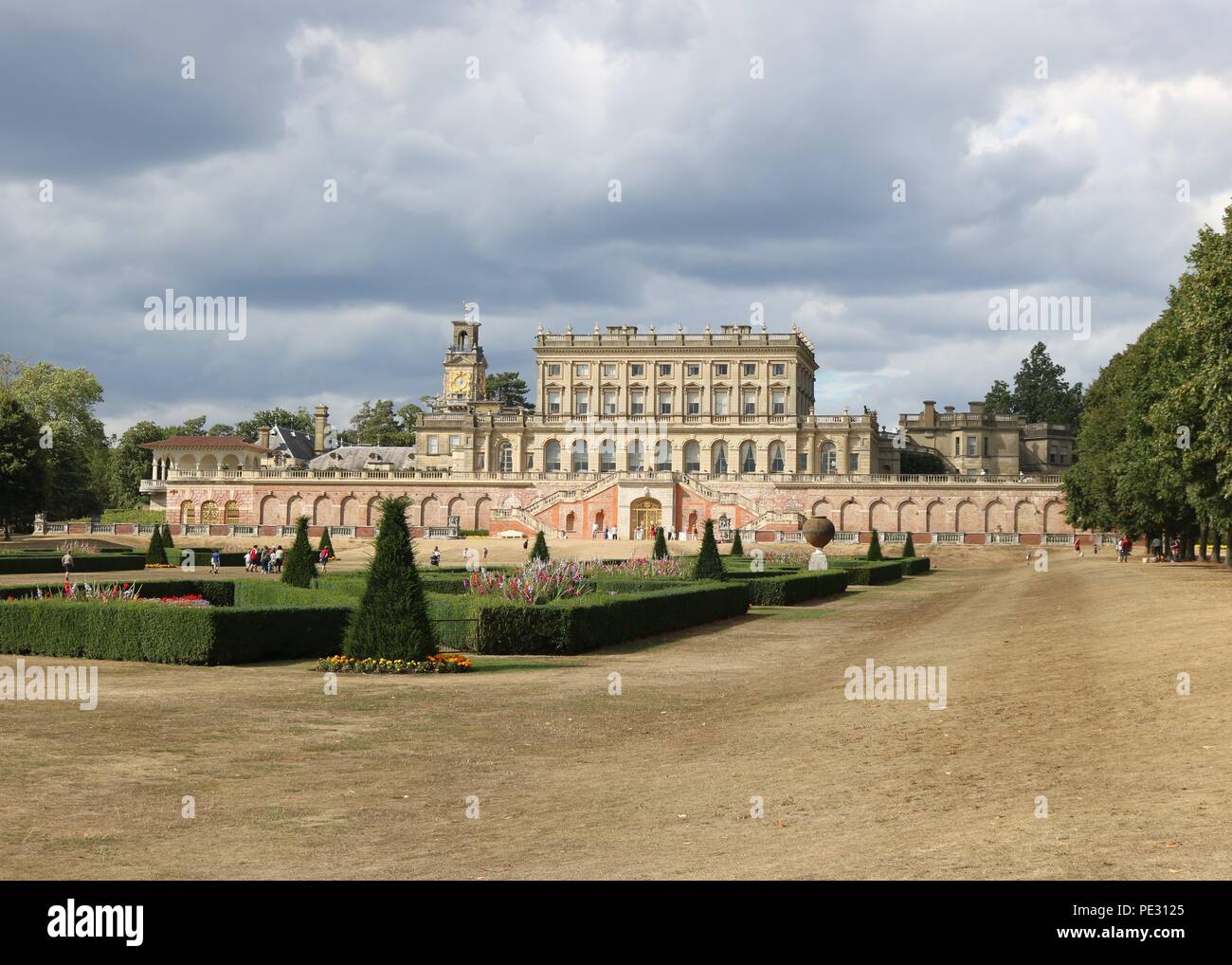 Parterre chez cliveden Banque de photographies et d’images à haute ...
