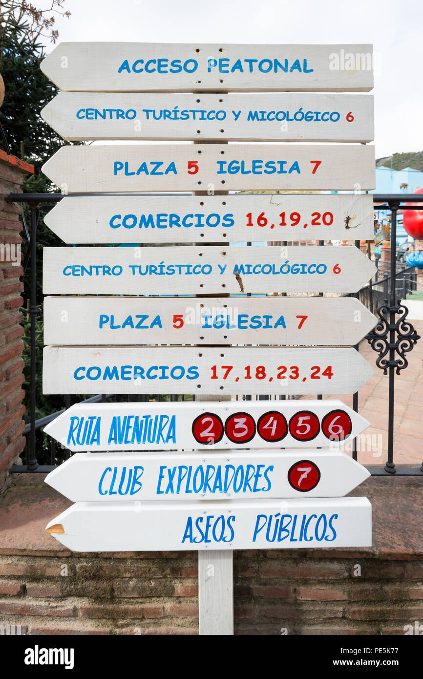 Bleu schtroumpf Banque de photographies et d’images à haute résolution ...