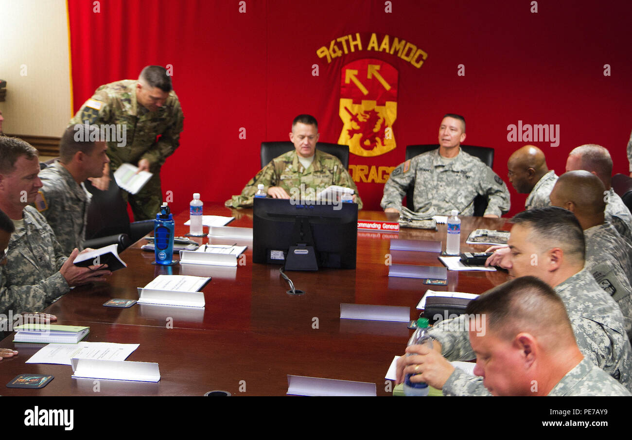 Vice-chef d'état-major de l'Armée Le Général Daniel B. Allyn est ...