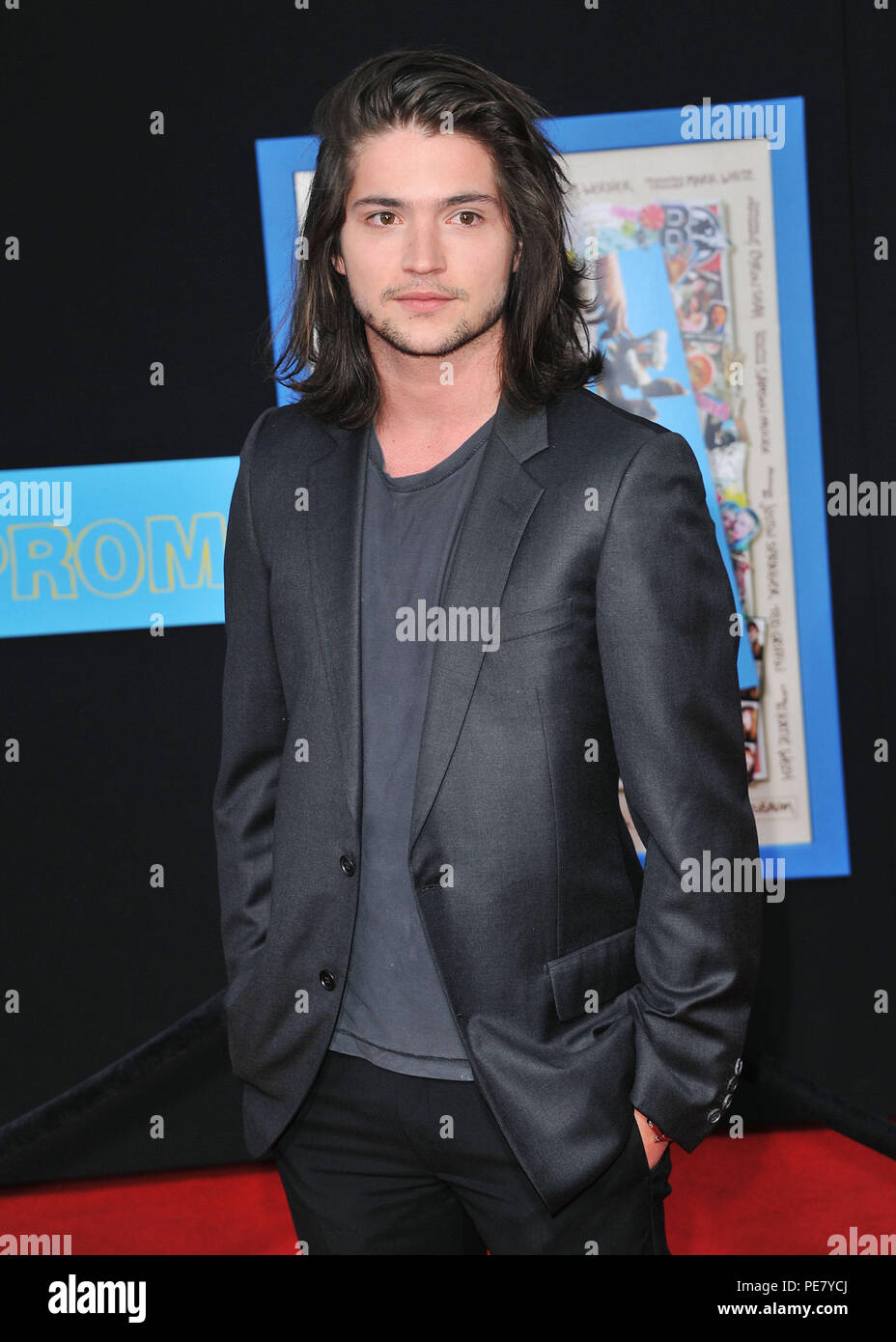 Thomas McDonell at The Prom Première au El Capitan Theatre de Los ...
