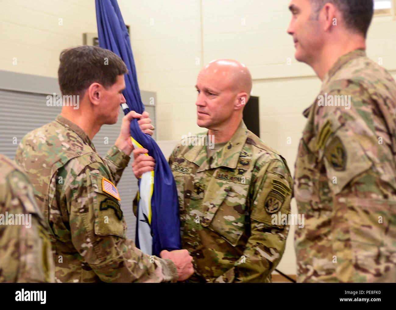 L michael nagata Banque de photographies et d’images à haute résolution ...