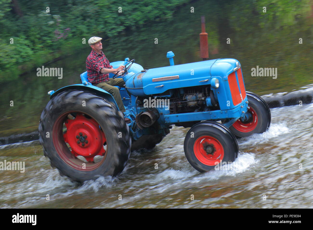 Le tracteur tourner qui voit les tracteurs et autres véhicules ...