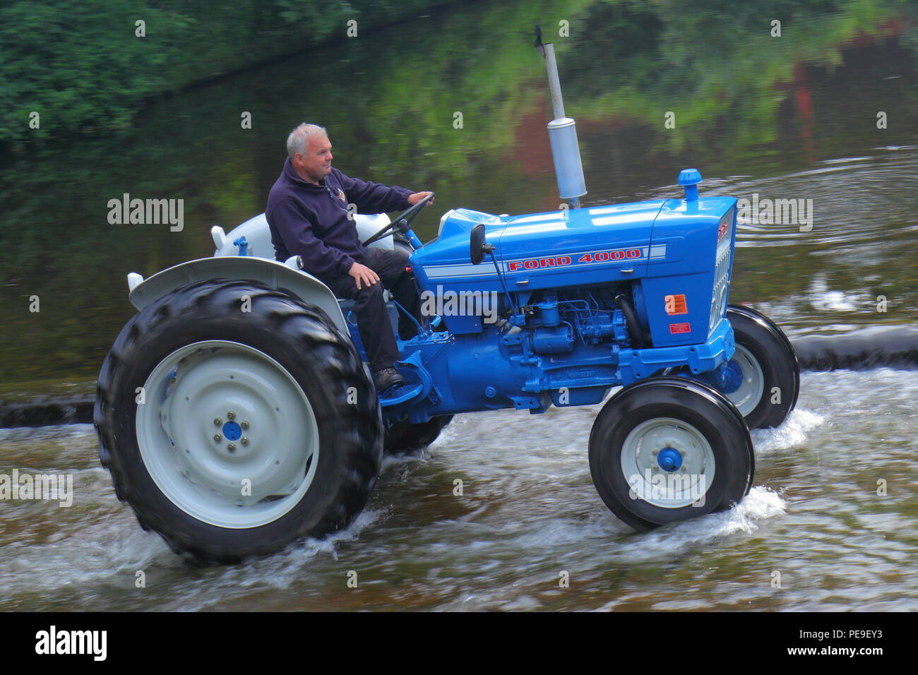 Le tracteur tourner qui voit les tracteurs et autres véhicules ...
