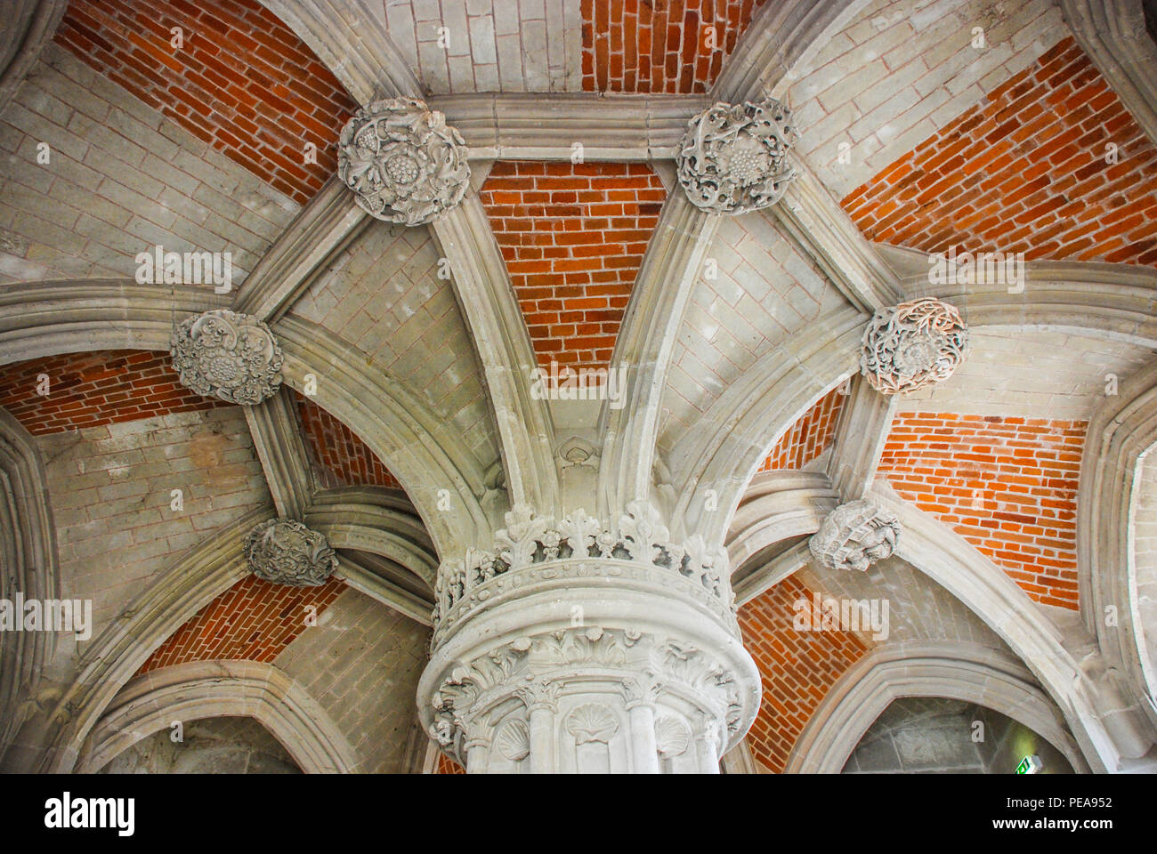 Structure en briques voûtée Banque de photographies et d’images à haute ...