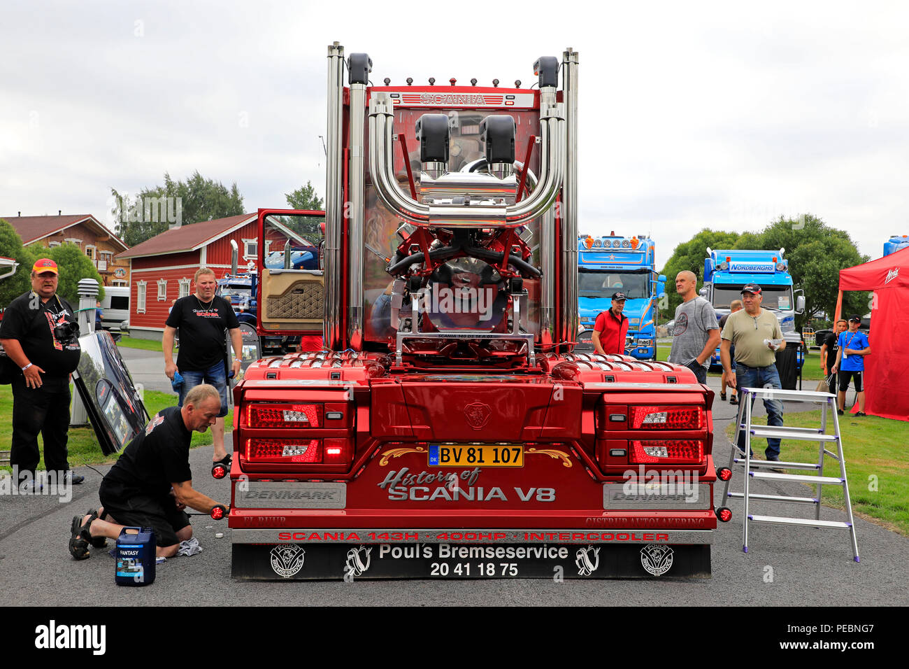 Scania v8 tuning Banque de photographies et d’images à haute résolution ...