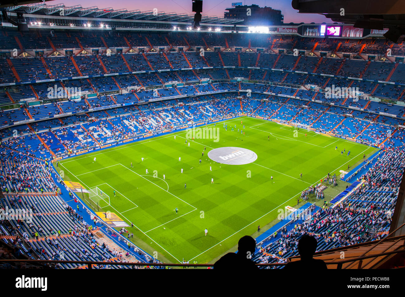 Stade de santiago bernabeu Banque de photographies et d’images à haute ...