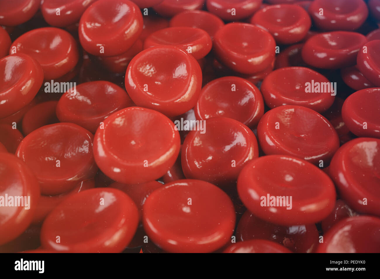 Les globules rouges, les leucocytes ou globules blancs, sont les ...