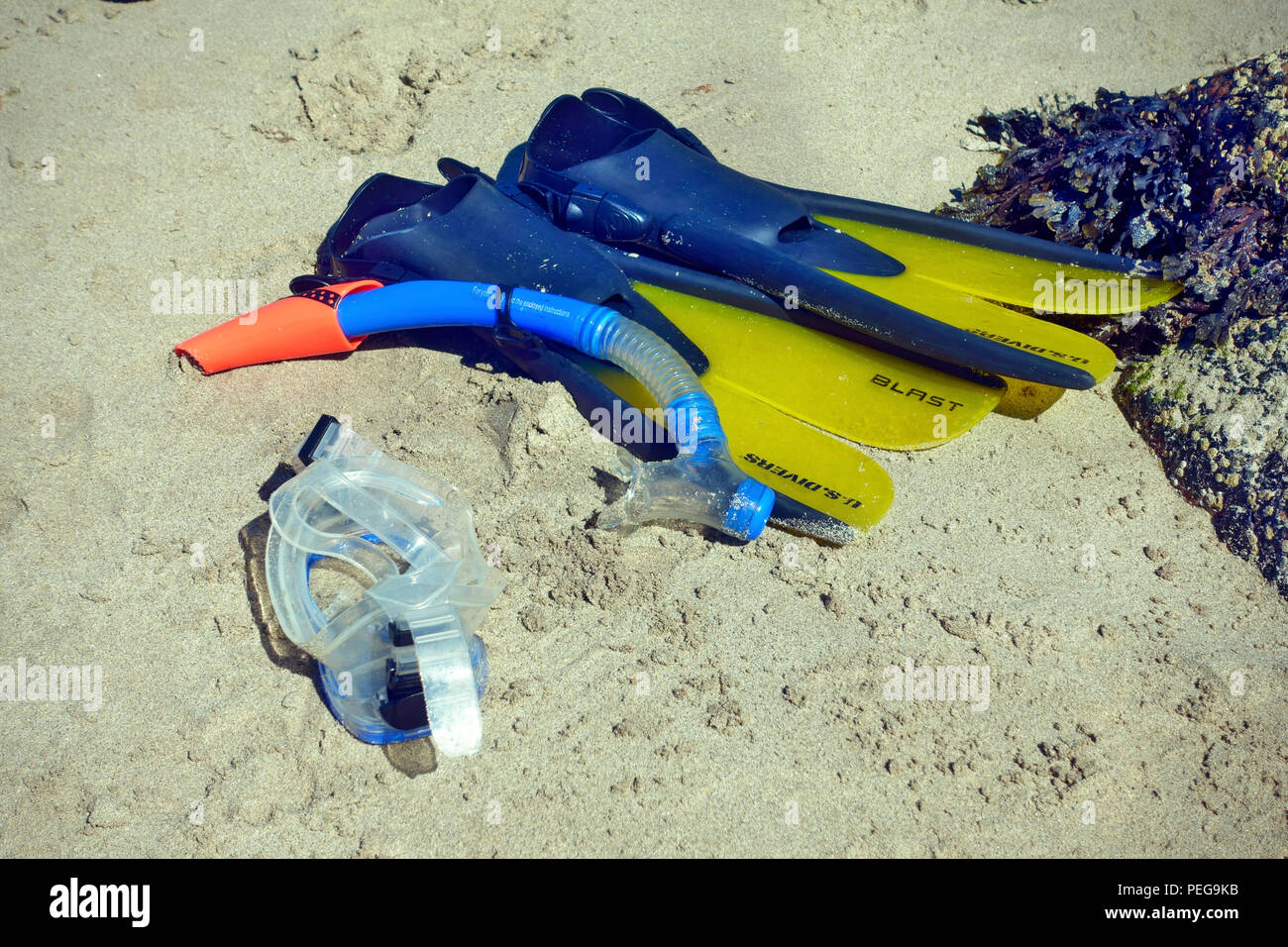 Masque et tuba enfant Banque de photographies et d’images à haute ...