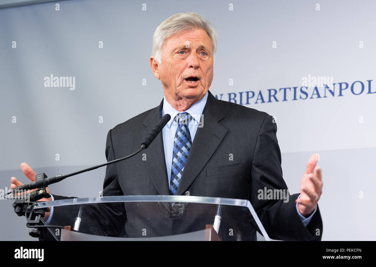 Mike Beebe, ancien gouverneur de l'Arkansas, s'exprimant lors de la ...