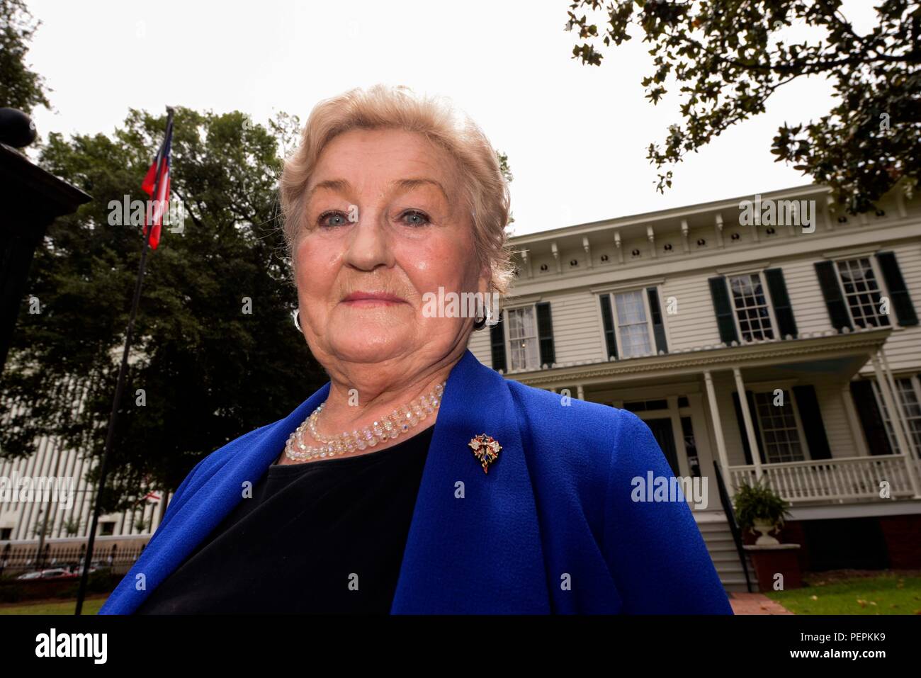 Eva Newman, Maison Blanche de Confederacy tour guide, pose devant la ...