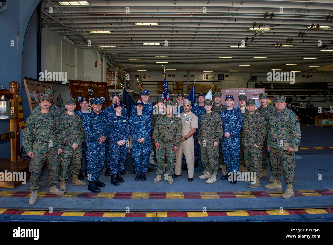 160216-N-ZZ999-002SAN DIEGO (fév. 16, 2016) Les membres de l'assaut ...