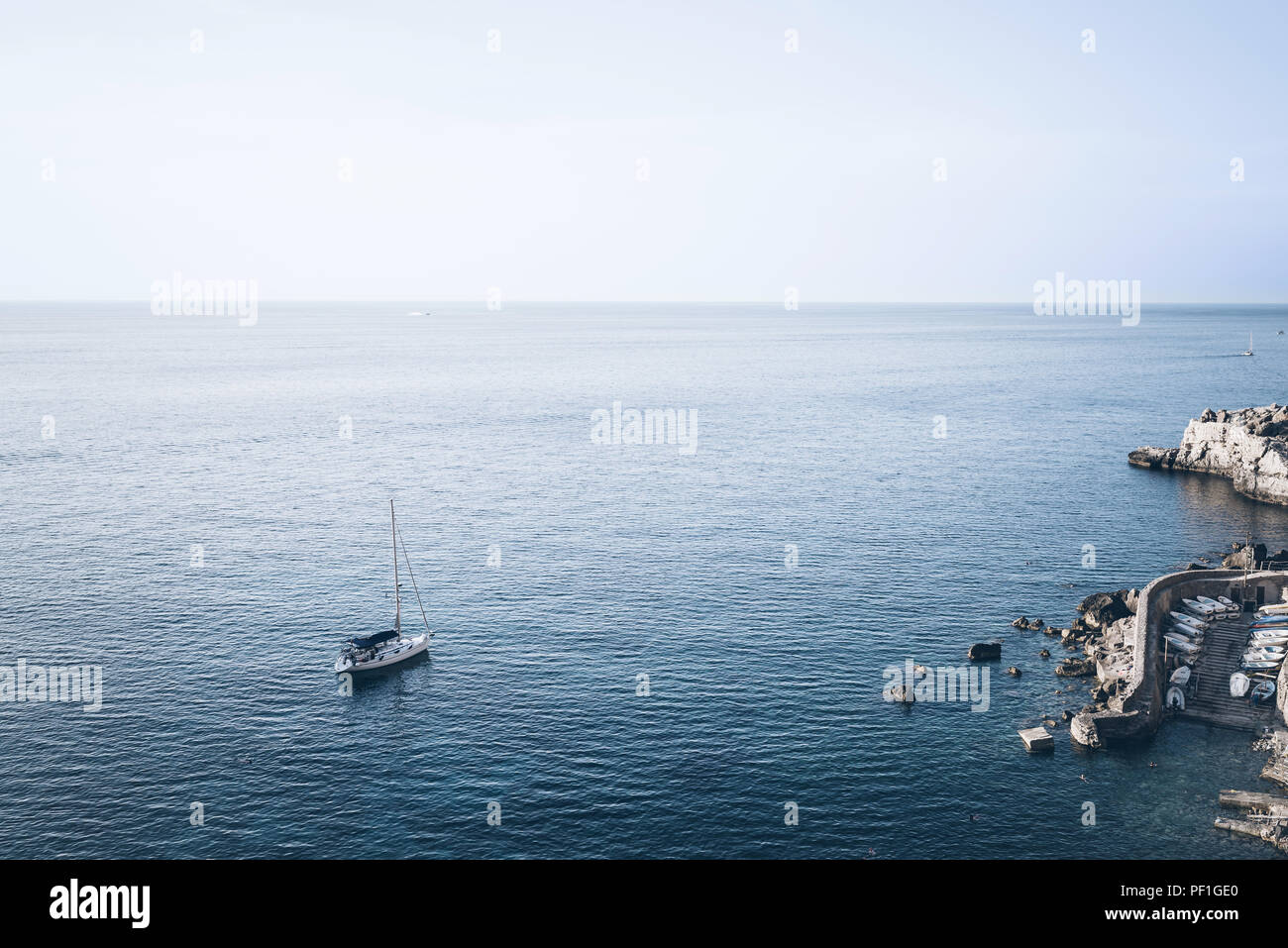 Petit port Banque de photographies et d’images à haute résolution - Alamy