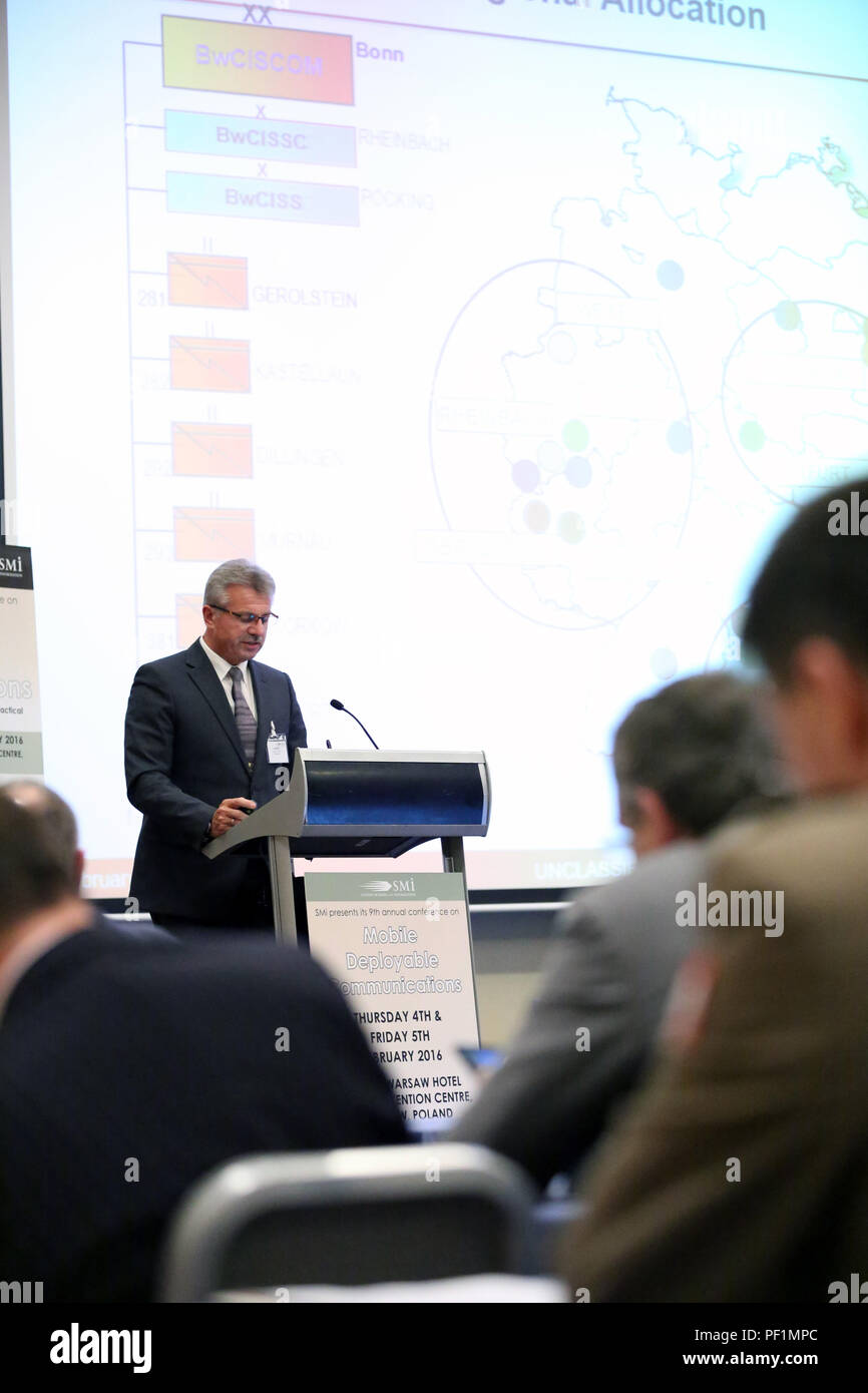 Le colonel Juergen Schick, à partir de la Bundeswehr les systèmes de ...