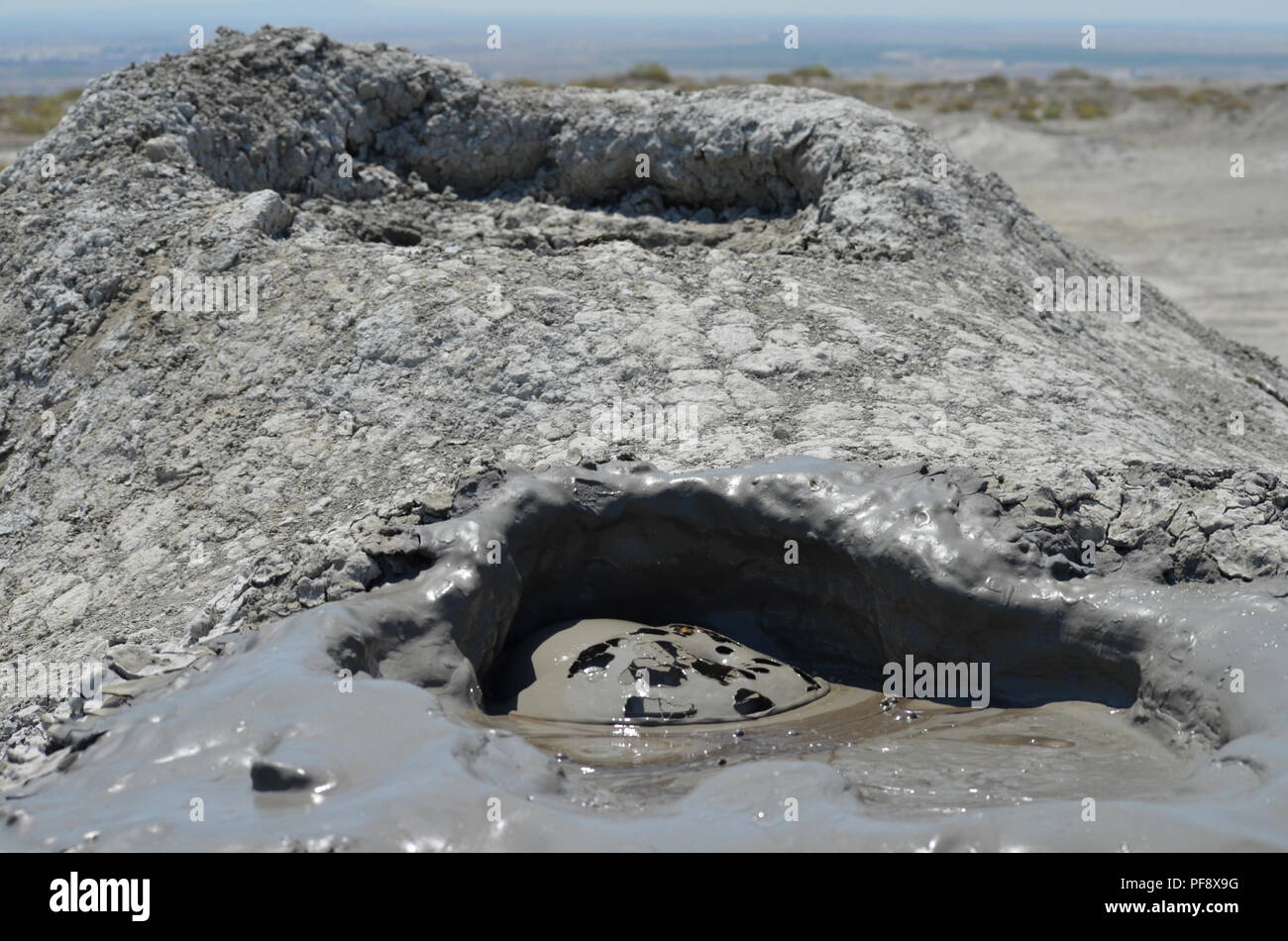 Volcans de boue froide Banque de photographies et d’images à haute résolution - Alamy