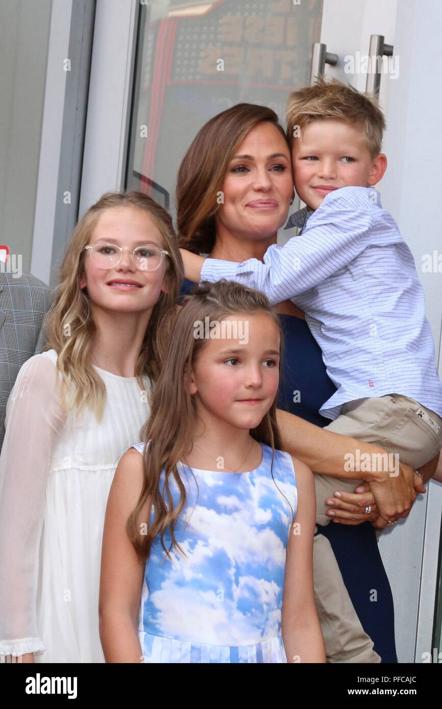 Violet affleck and seraphina affleck Banque de photographies et d ...