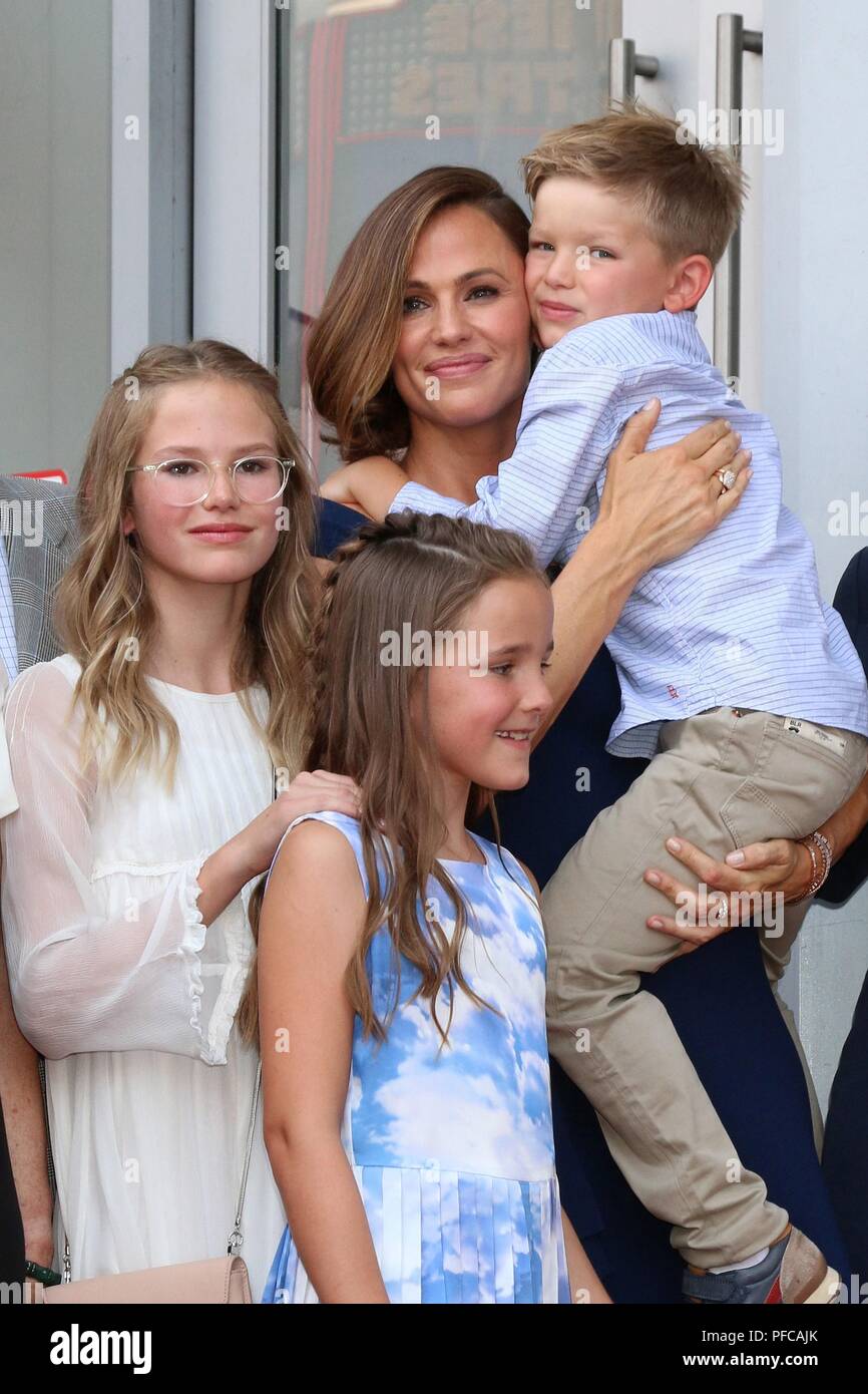 Violet affleck and seraphina affleck Banque de photographies et d ...