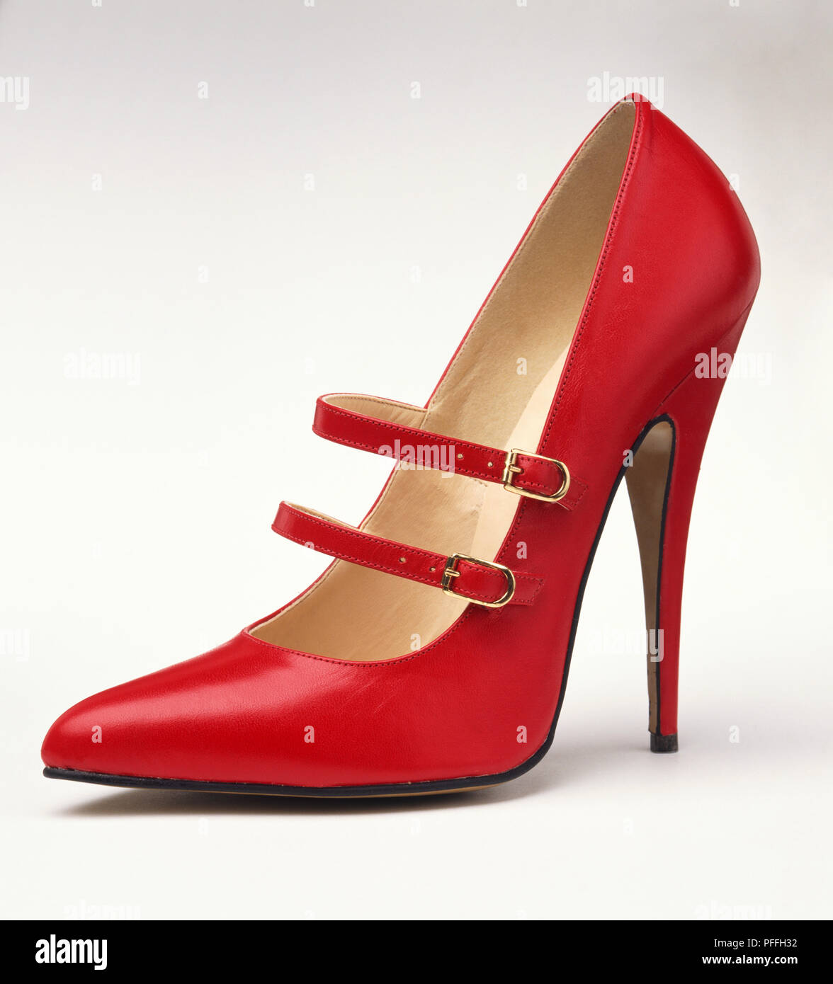 Chaussure talon aiguille rouge Banque de photographies et d’images à ...