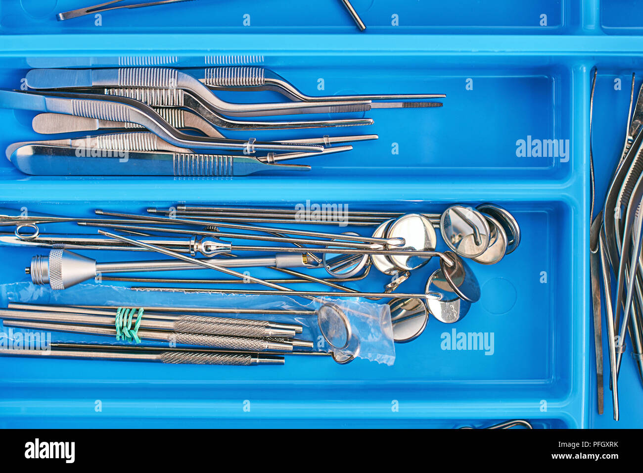 Surgical instrument box Banque de photographies et d’images à haute ...
