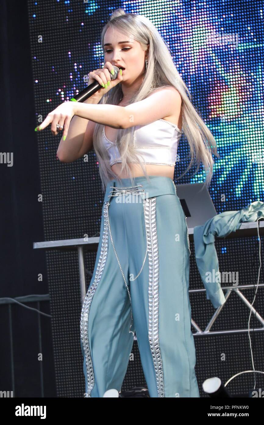 Kim petras Banque de photographies et d’images à haute résolution - Alamy