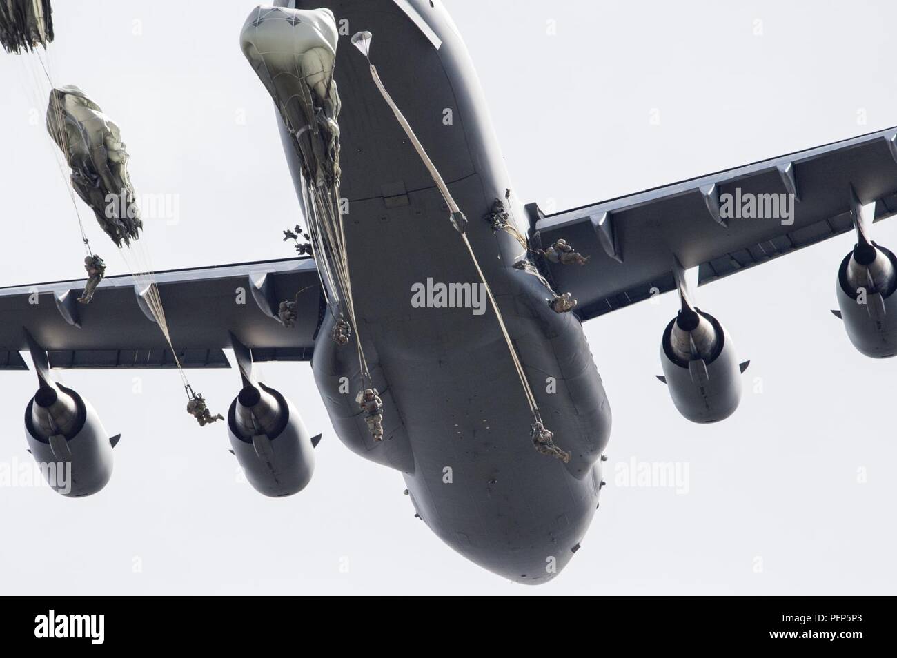 Les parachutistes de l'armée américaine affectés à la 4th Infantry ...