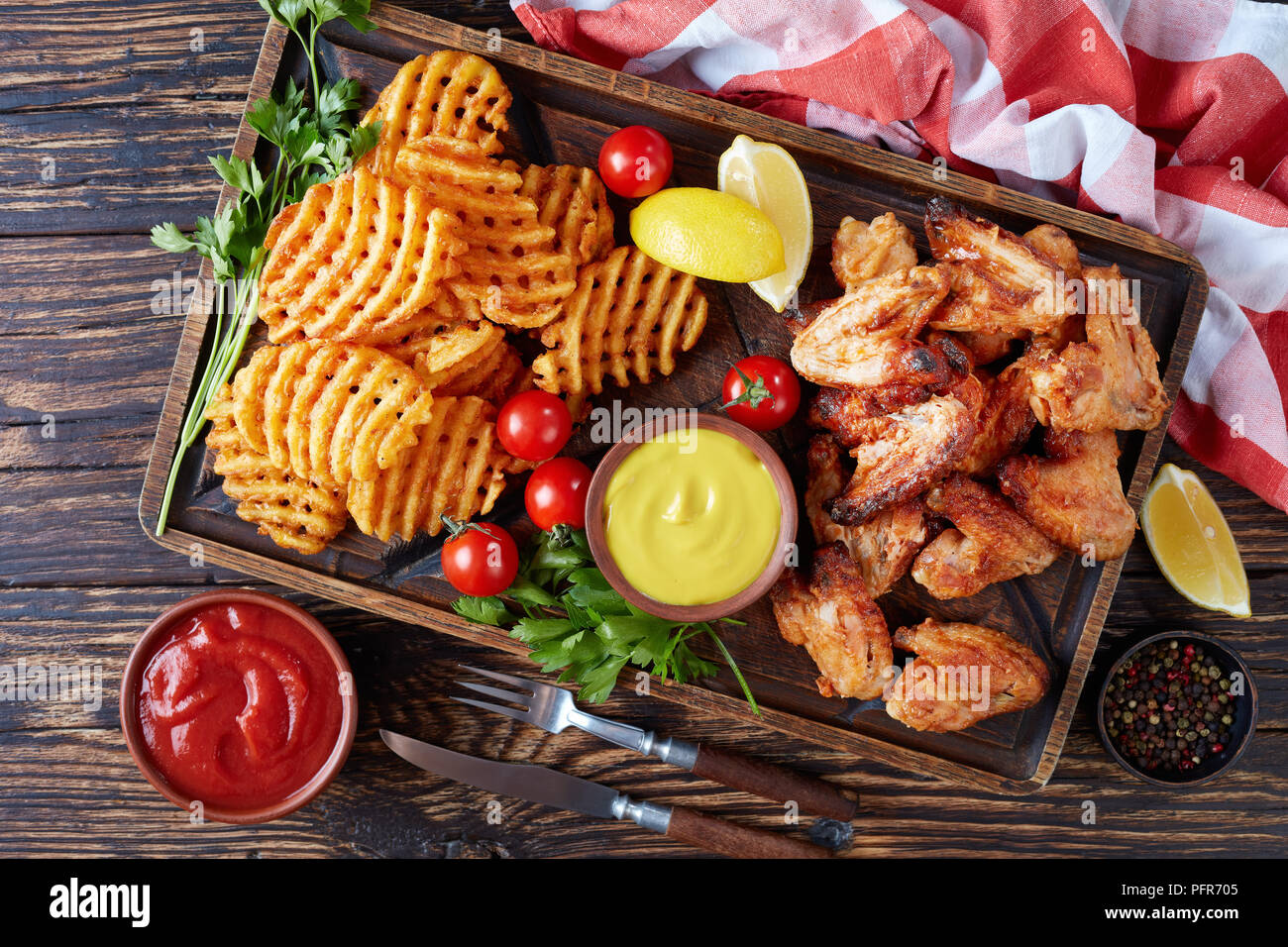 Cross cut fries Banque de photographies et d’images à haute résolution ...