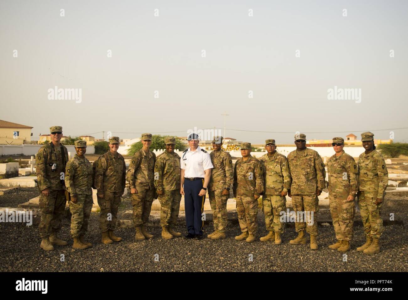 Les soldats de la Garde nationale de l'armée du Texas se tenir ensemble ...