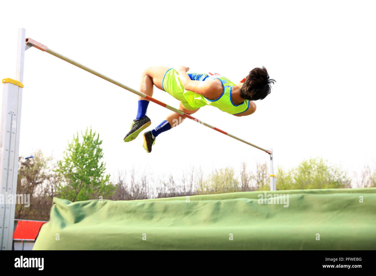 Saut En Hauteur Banque d'image et photos - Alamy