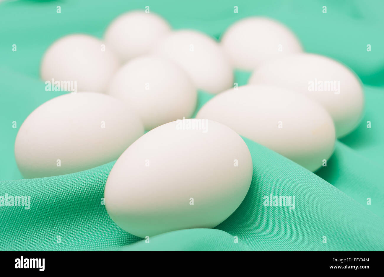 Gros oeuf vert Banque de photographies et d’images à haute résolution ...