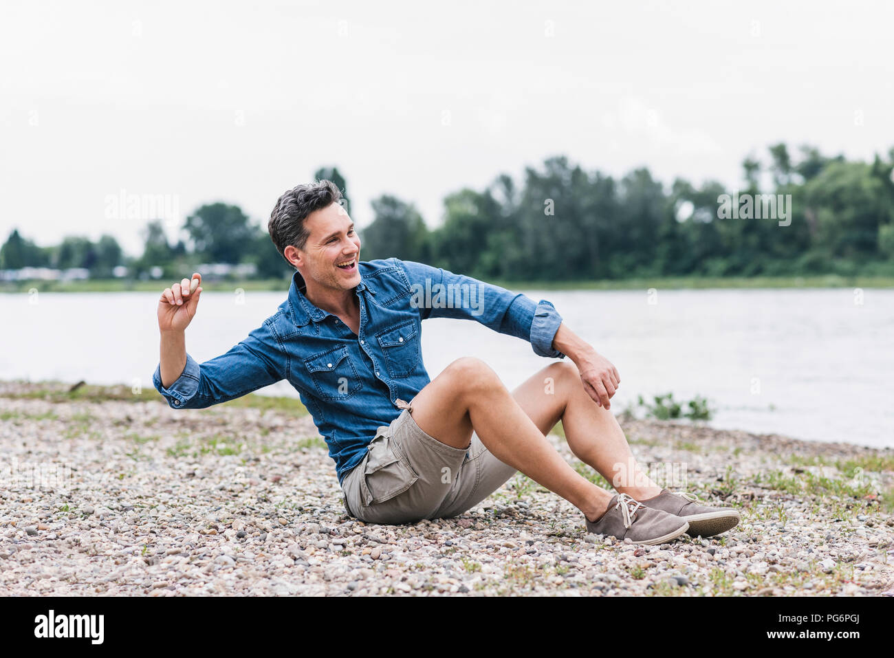 Lancer Des Pierres Banque d'image et photos - Alamy