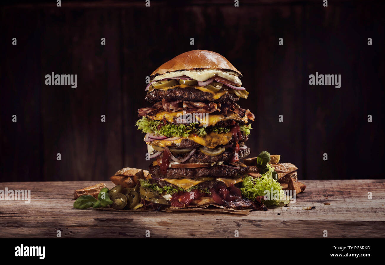 Extra large burger Banque de photographies et d’images à haute ...