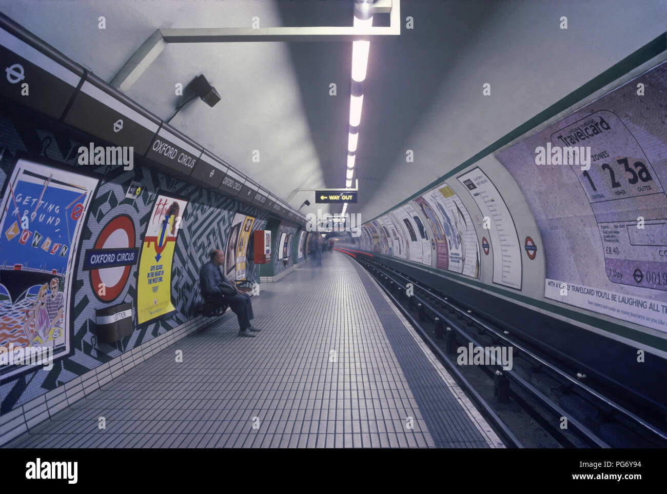 Historique 1987 LA STATION DE MÉTRO MÉTRO OXFORD STREET LONDON ENGLAND ...