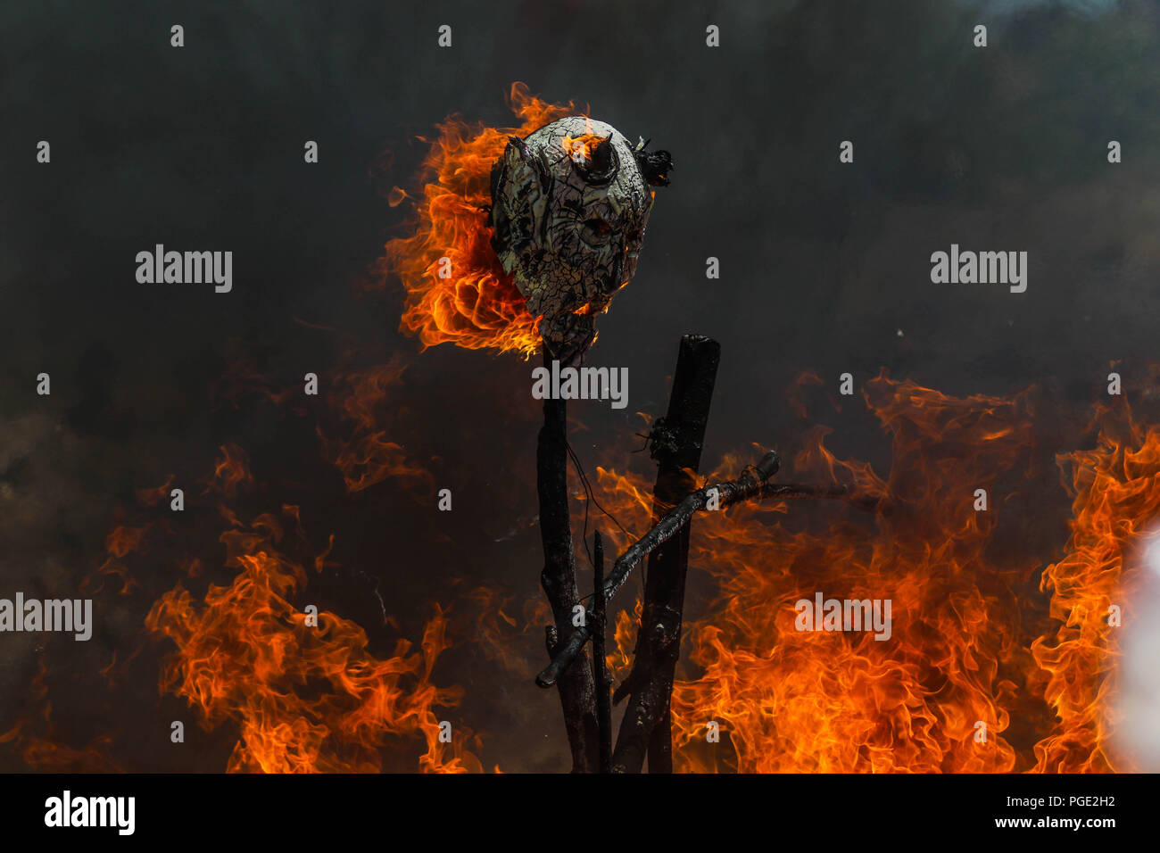 Fariseos celebran la Resurrección de Jesucristo con la quema del Judas ...